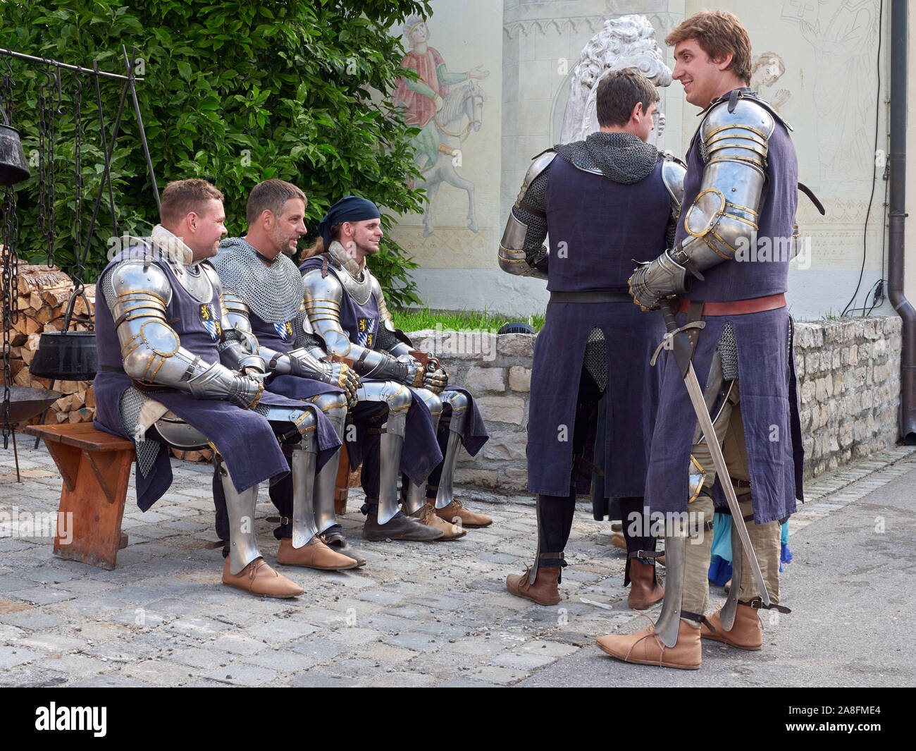 Medieval knights combat hi-res stock photography and images - Alamy