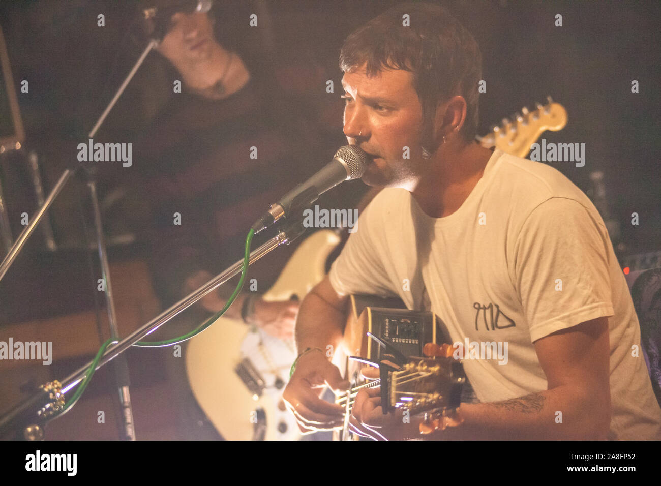 Pub song hi-res stock photography and images - Alamy