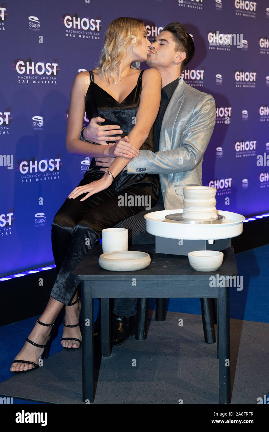 Stuttgart, Germany. 07th Nov, 2019. Model Jolina Fust and Dominik ...