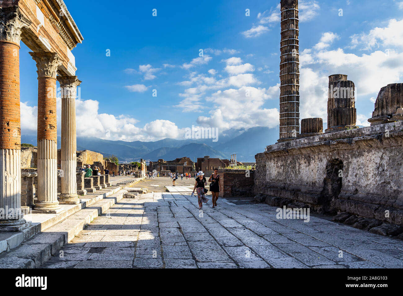 Pompeii forum hi-res stock photography and images - Alamy