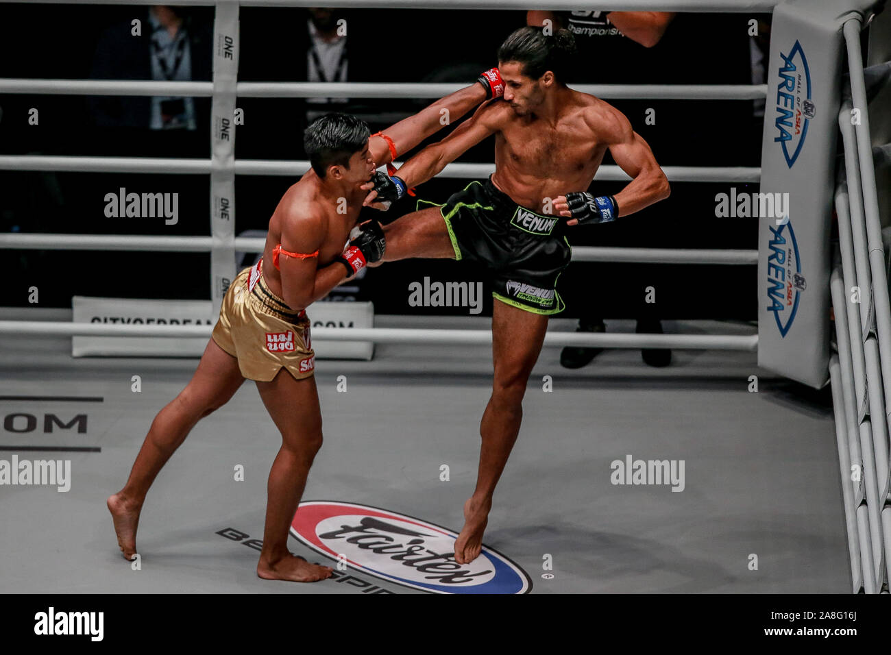 Pasay City, Philippines. 8th Nov, 2019. Sangmanee Sathian Muaythai of ...