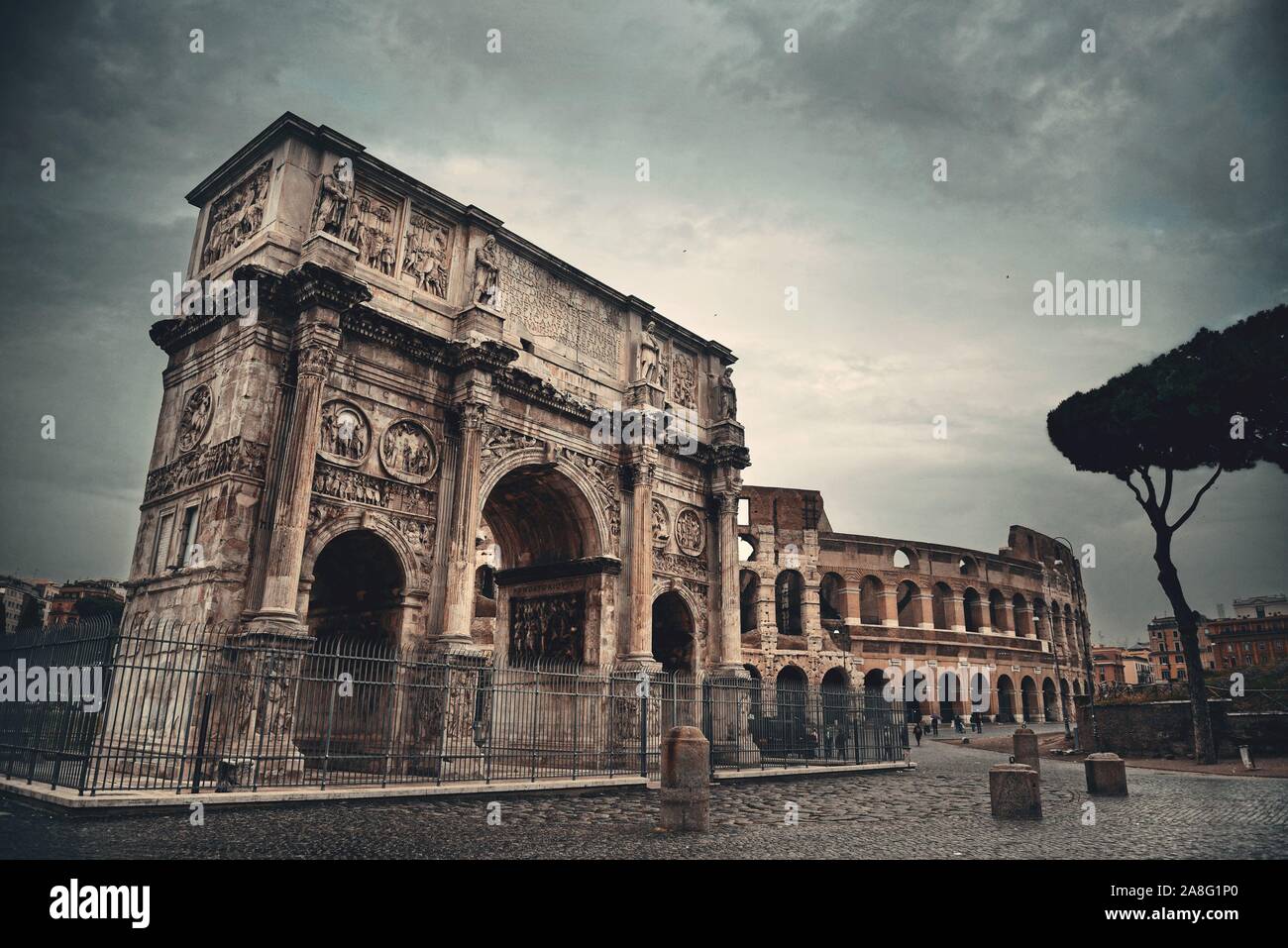 Archway in colosseum arch constantine hi-res stock photography and ...