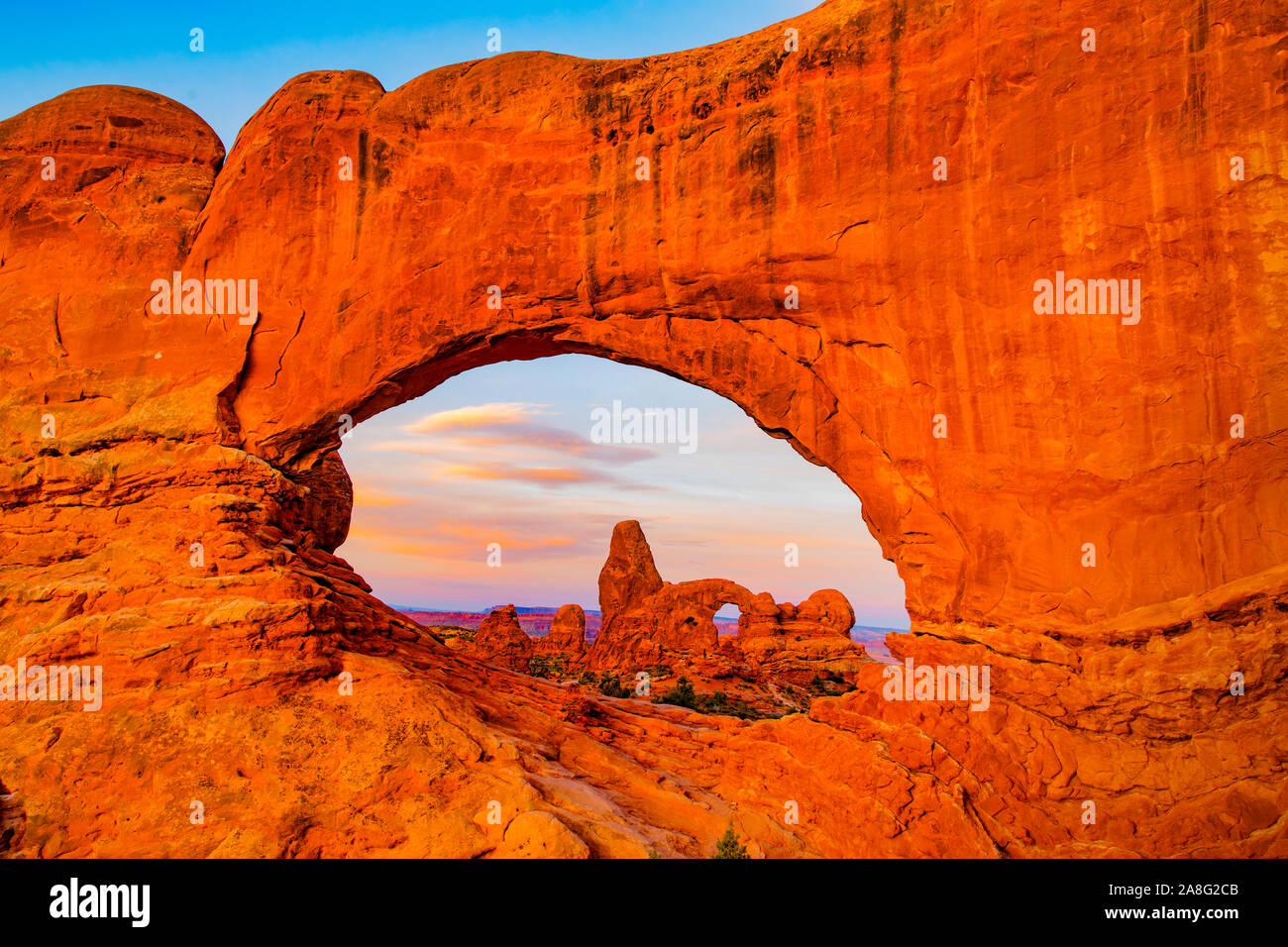 Windows turret arch hi-res stock photography and images - Alamy