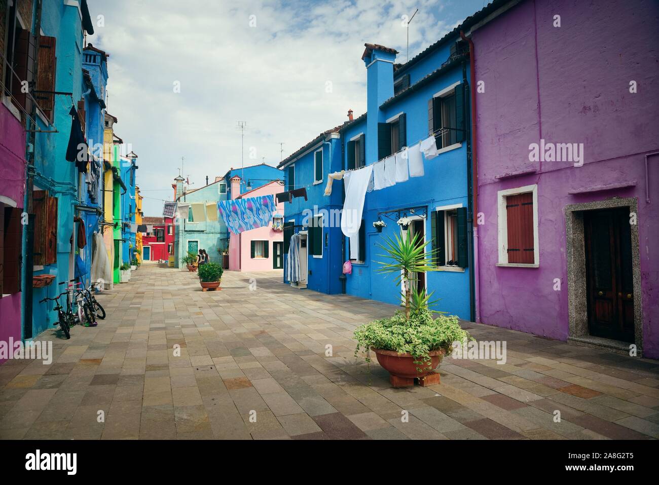 Street view of Burano colorful historical buildings. Venice, Italy ...