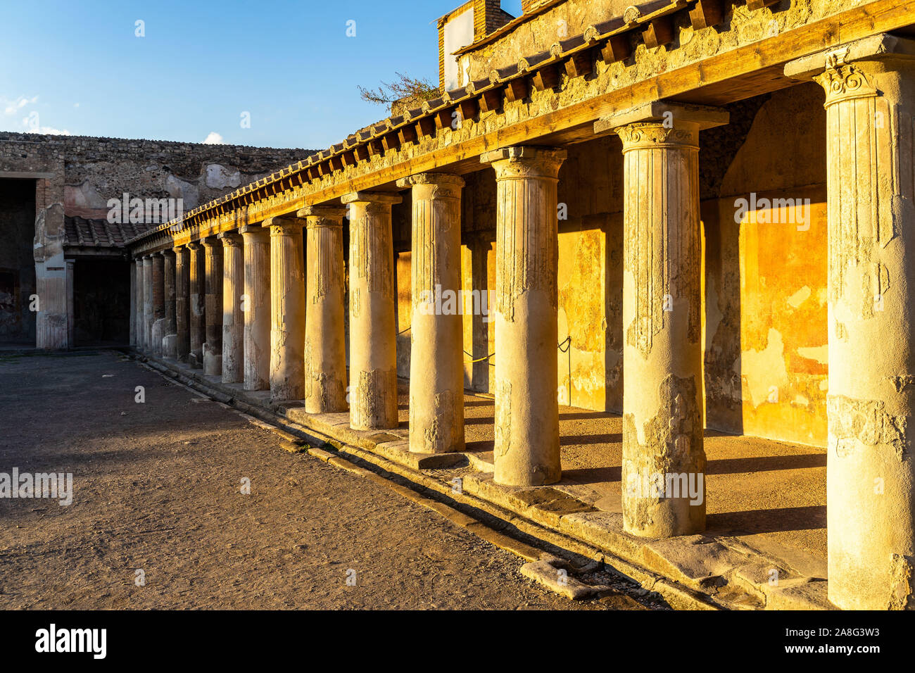 Baths pompeii hi-res stock photography and images - Alamy