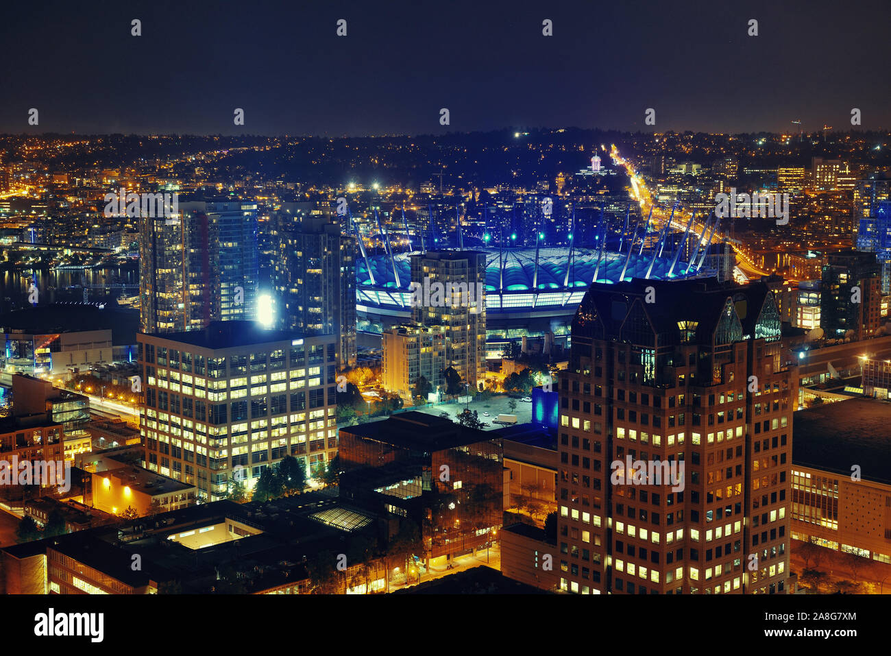Vancouver rooftop view with urban architectures at dusk Stock Photo - Alamy