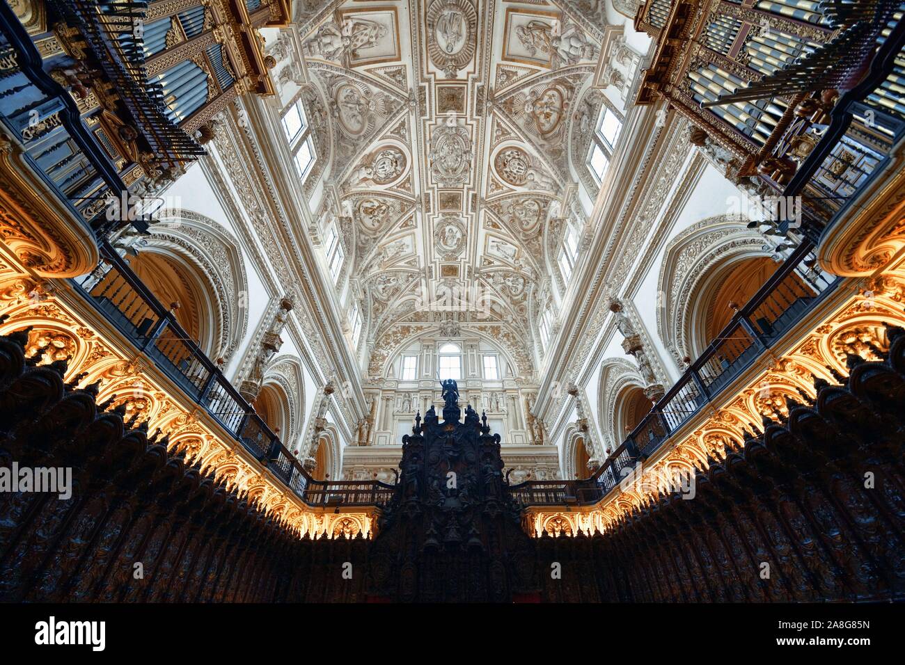 Amazing ceiling patterns interior hi-res stock photography and images ...
