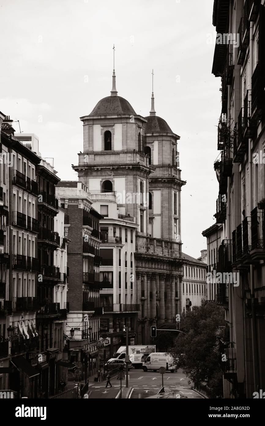 Madrid street view with buildings in Spain Stock Photo - Alamy