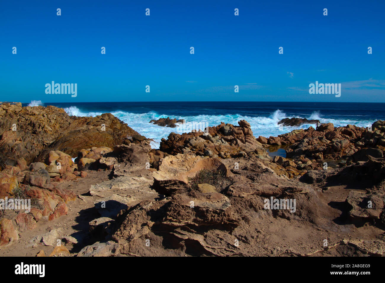 Sedimentary rock over igneous rock hi-res stock photography and images ...