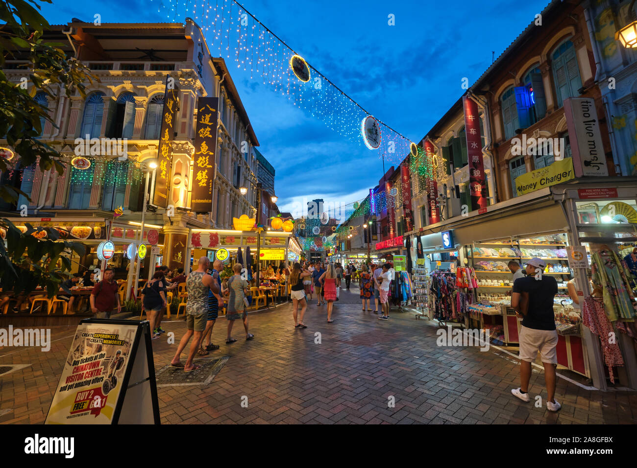 Dusk in the touristy heart of Chinatown, Singapore, at corner Pagoda ...