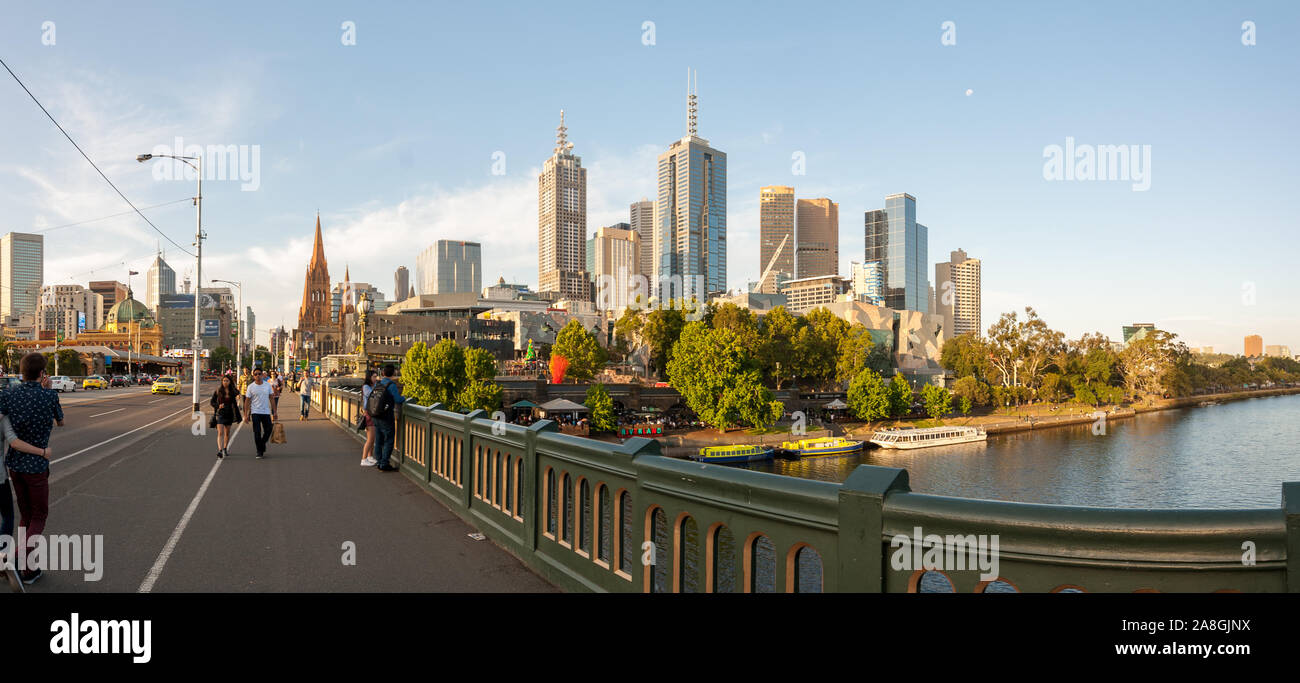 Melbourne skyline panoramic hi-res stock photography and images - Alamy