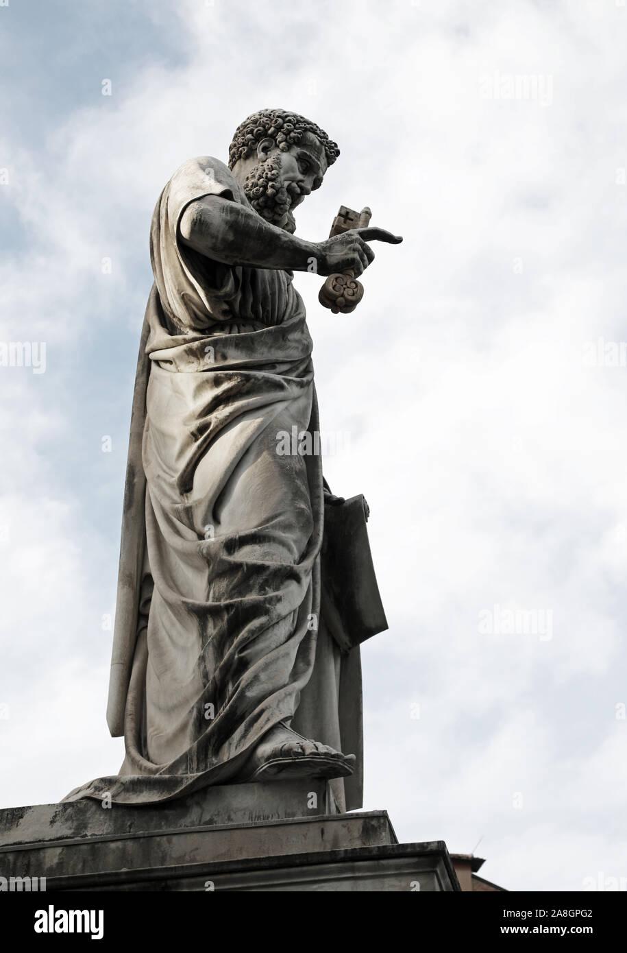 Sculpture holding keys hi-res stock photography and images - Alamy