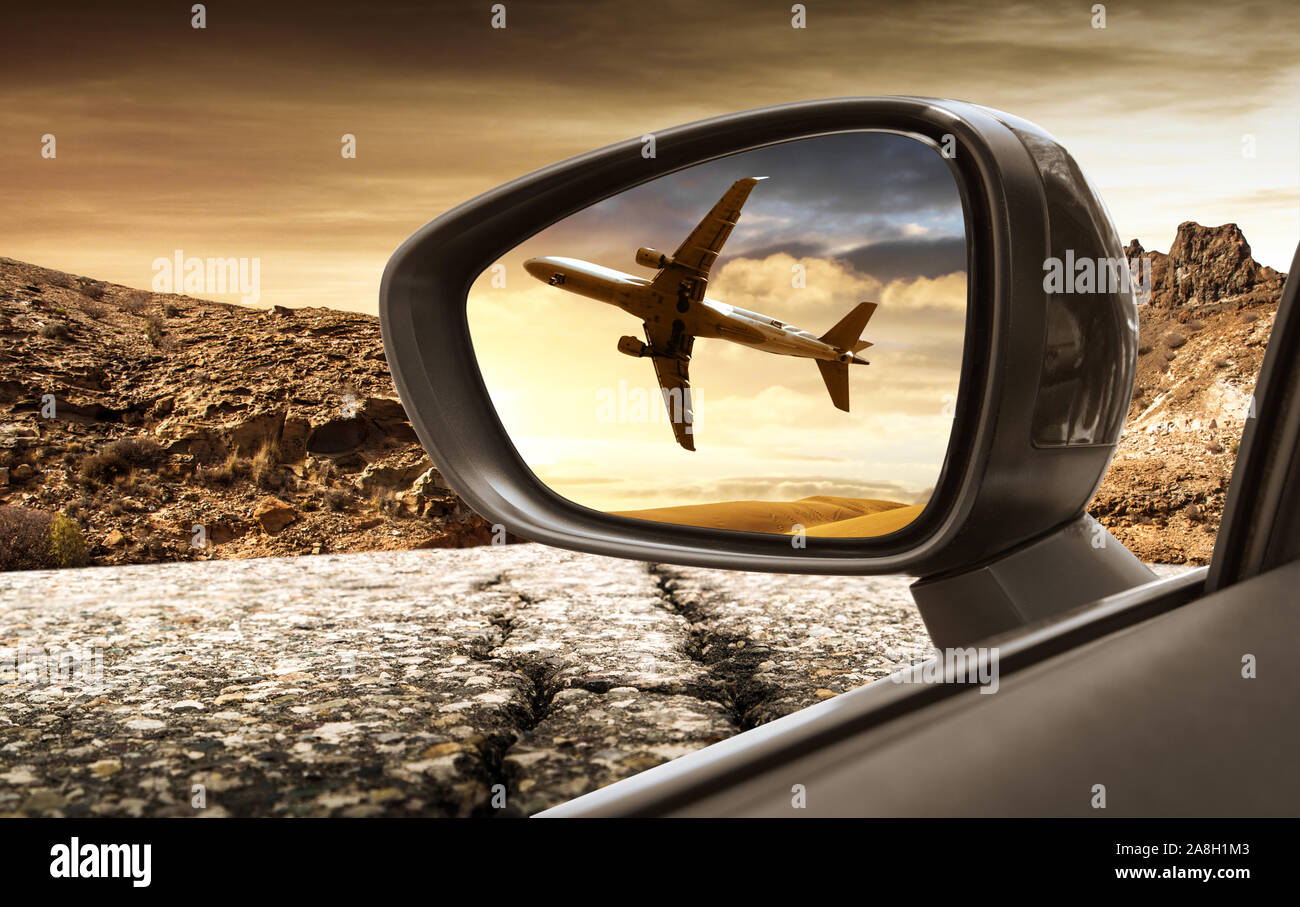 Plane mirror hi-res stock photography and images - Alamy