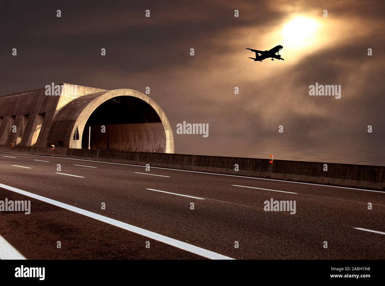 Airplane sunset sky highway hi-res stock photography and images - Alamy