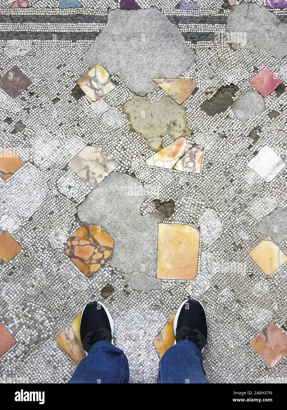 Roman balance hi-res stock photography and images - Alamy