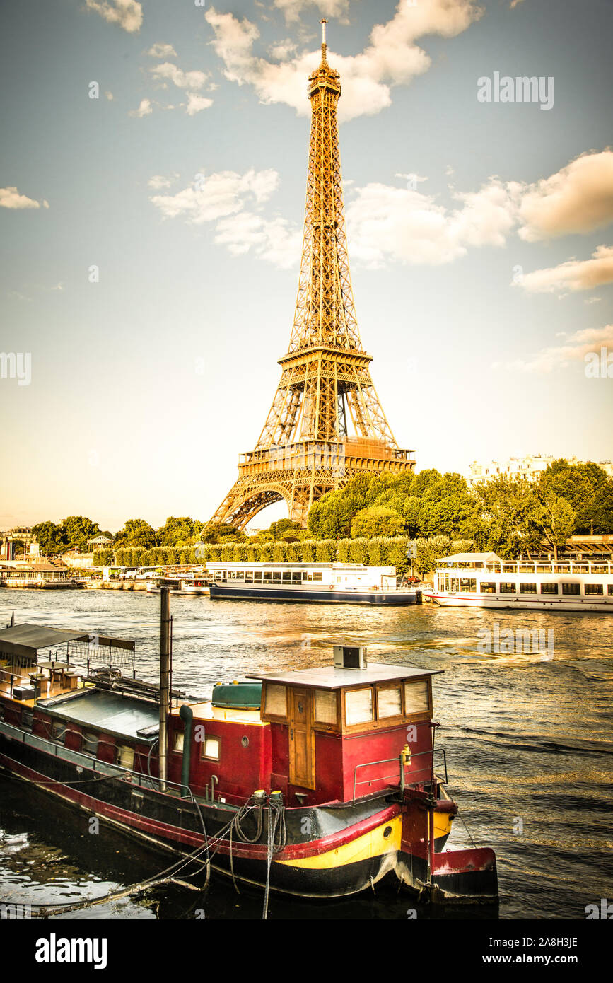 landscape of the Eiffel Tower in Paris Stock Photo - Alamy