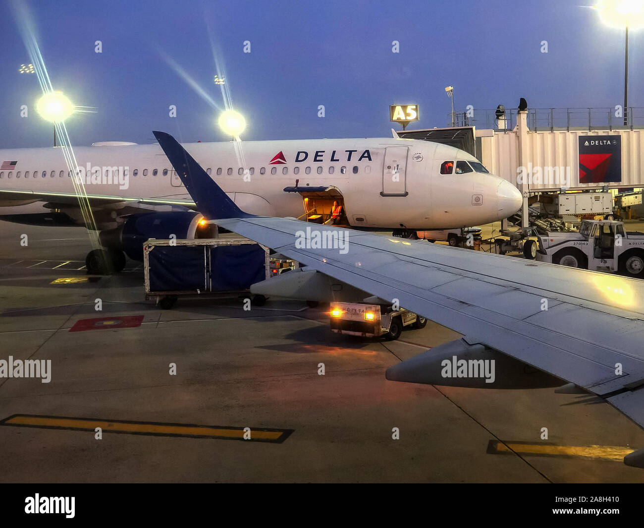 Delta plane gate hi-res stock photography and images - Alamy
