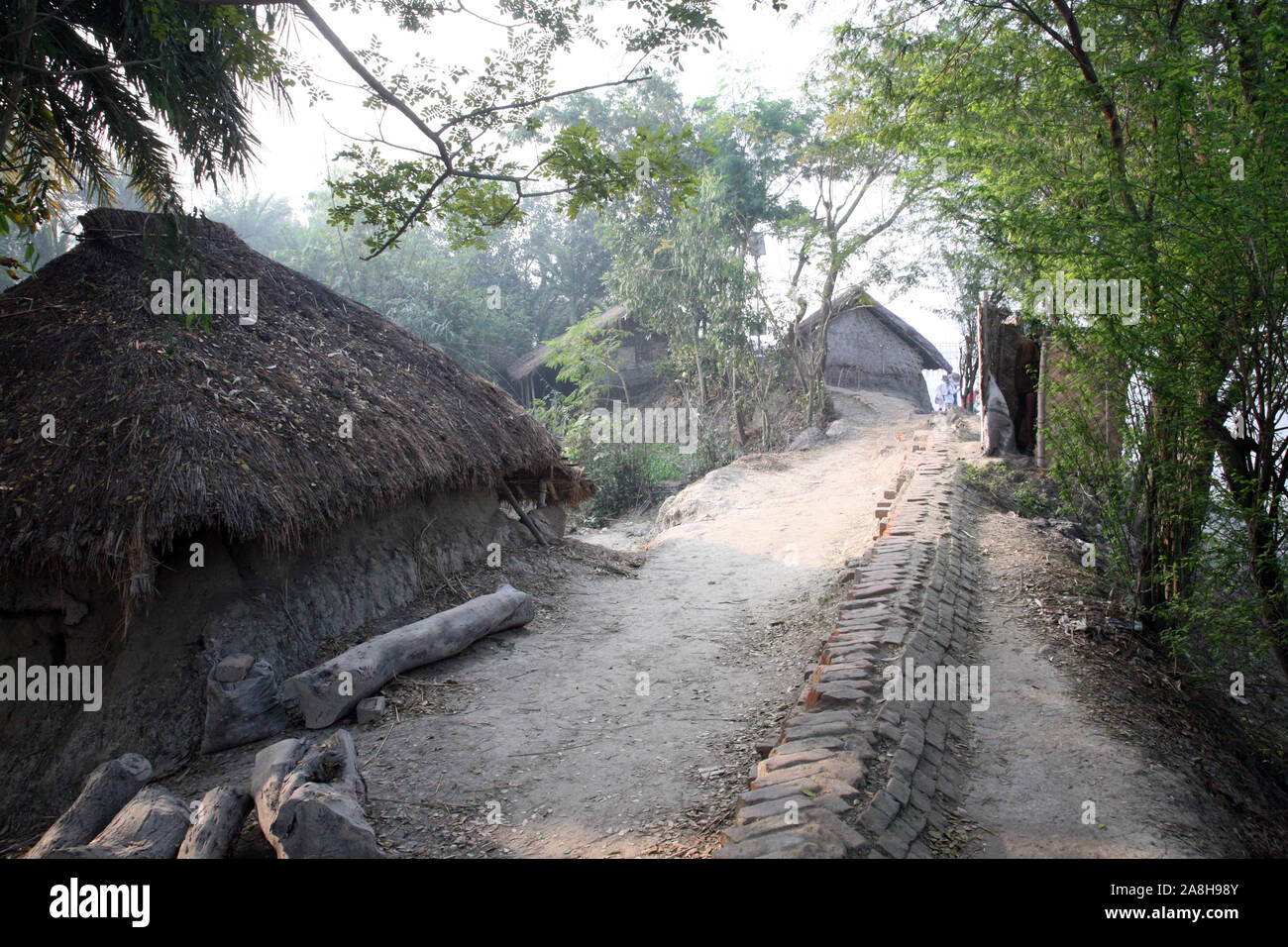 Village clay huts hi-res stock photography and images - Alamy