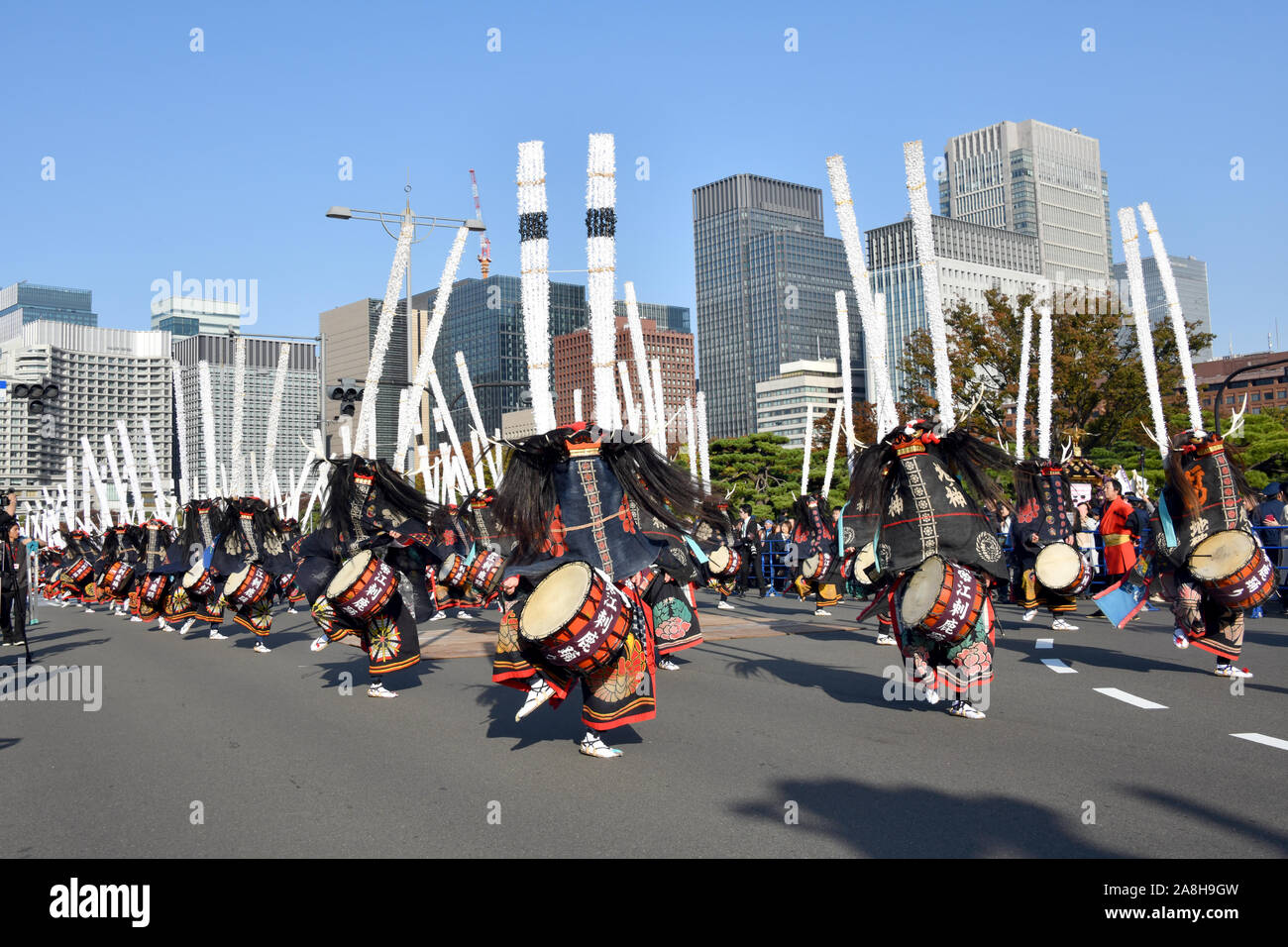 Tokyo, Japan. 9th Nov, 2019. A procession of traditional folk dance ...