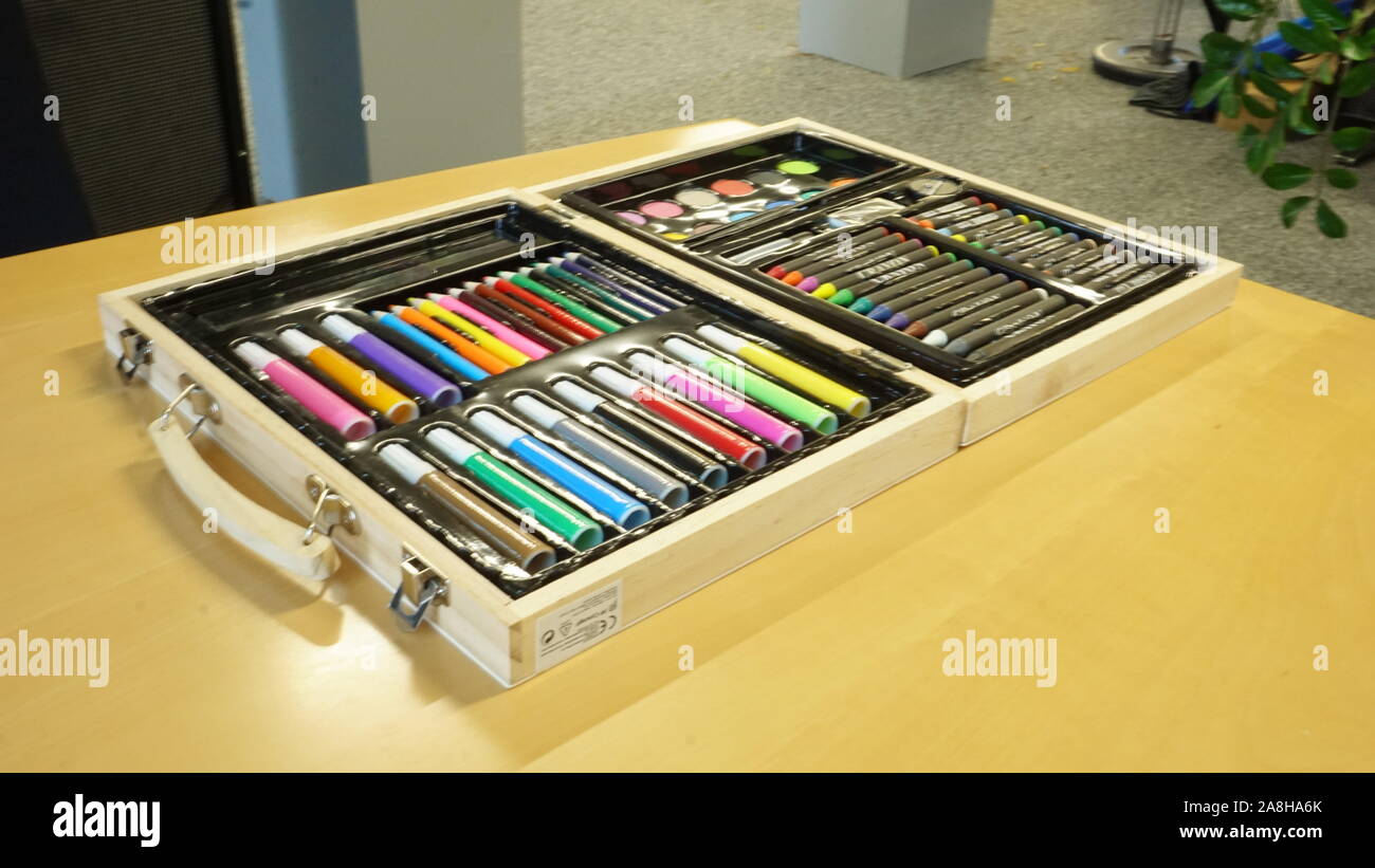 Box with color pens Stock Photo - Alamy