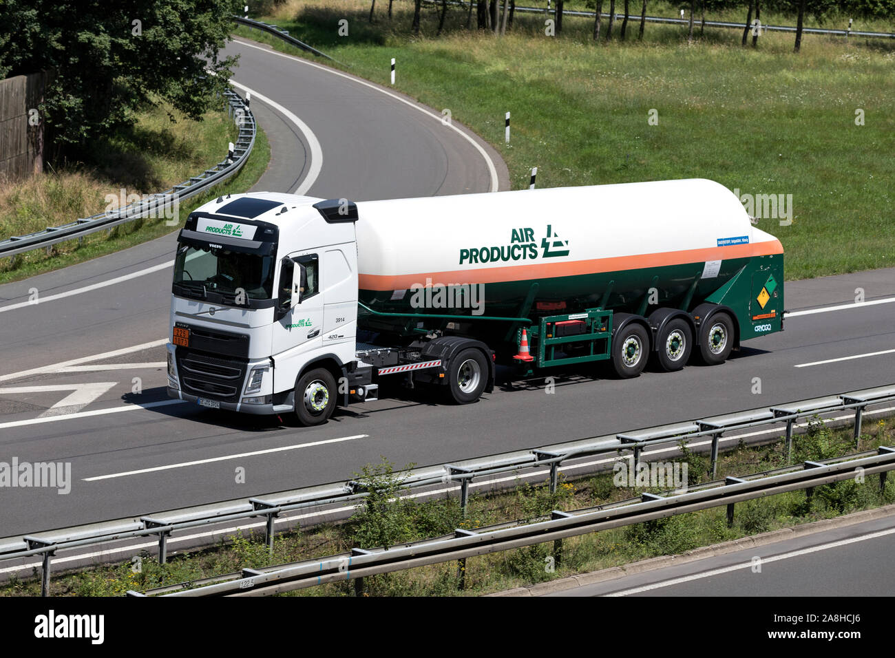 Gas tanker lorry hi-res stock photography and images - Alamy