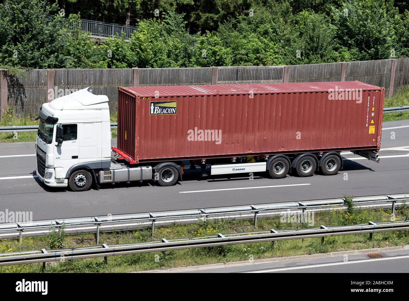 Ocean container hi-res stock photography and images - Alamy
