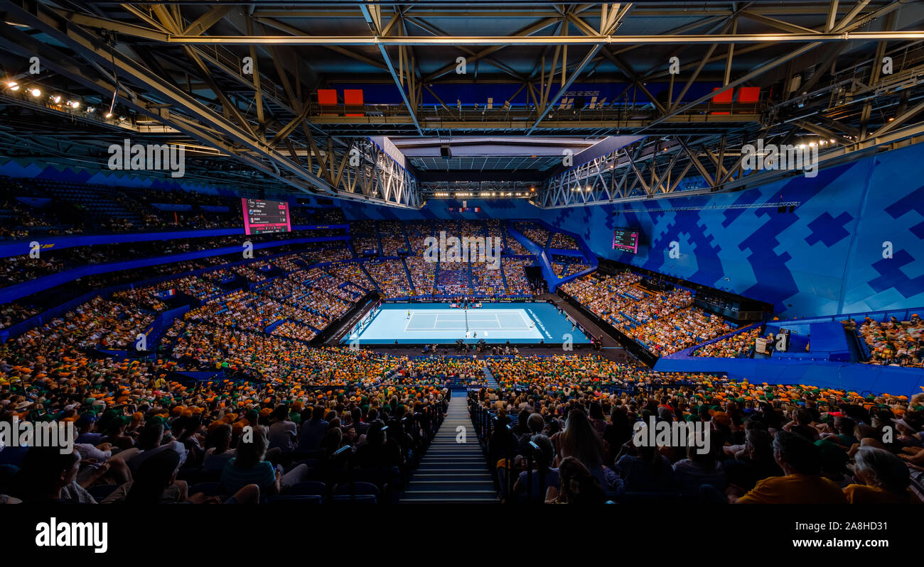 Stadium crowd wide hi-res stock photography and images - Alamy