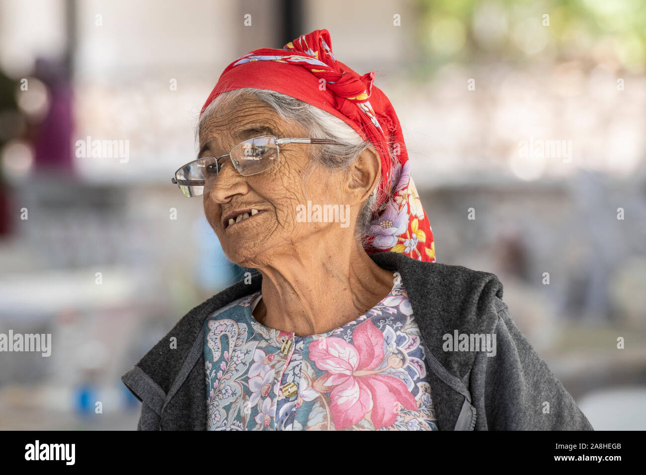 Missing Teeth Woman High Resolution Stock Photography and Images - Alamy