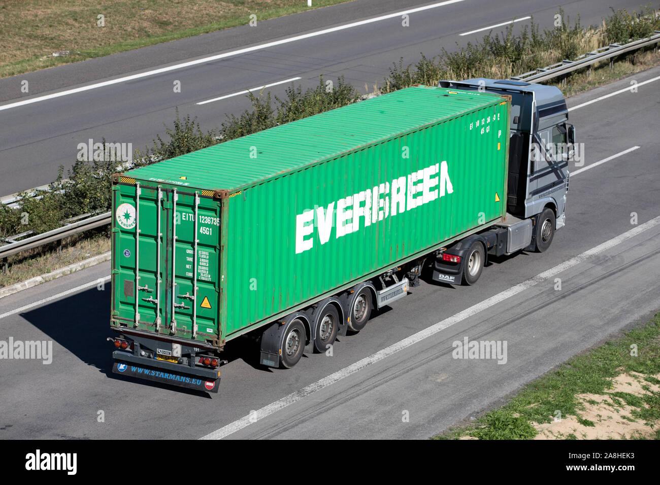 40 feet iso container hi-res stock photography and images - Alamy