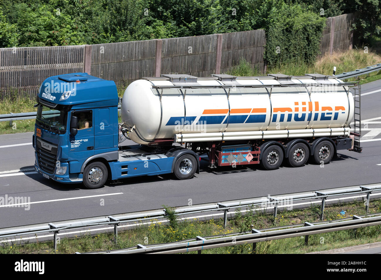 Tanker lorry truck on motorway hi-res stock photography and images - Alamy