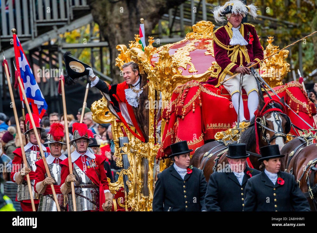 London, UK. 09th Nov, 2019. William Russell (picturedin his gold state ...