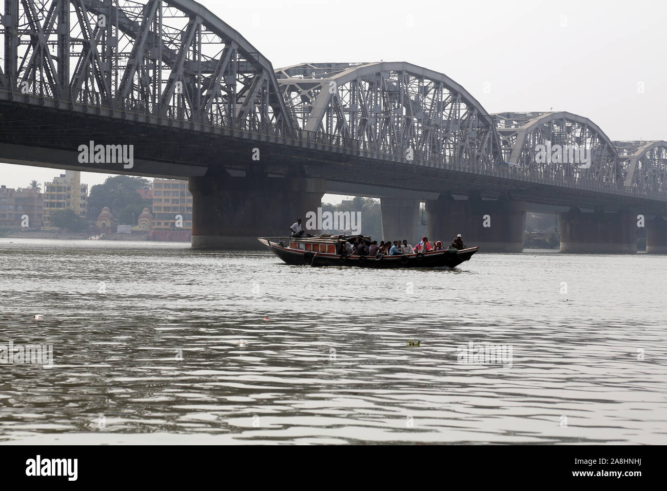 Bridge across the river, Vivekananda Setu, Kolkata Stock Photo - Alamy
