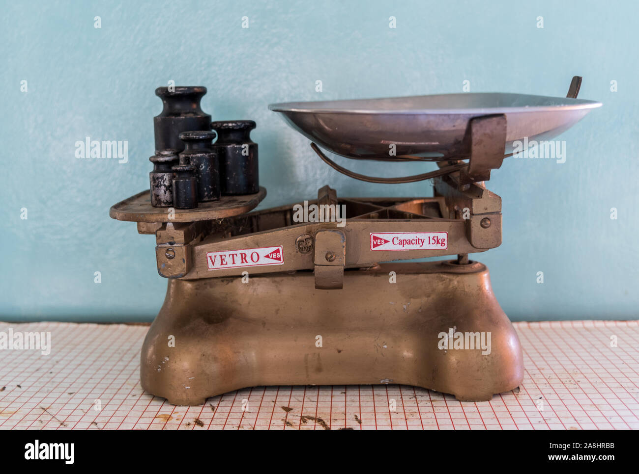 Scales balance africa hi-res stock photography and images - Alamy