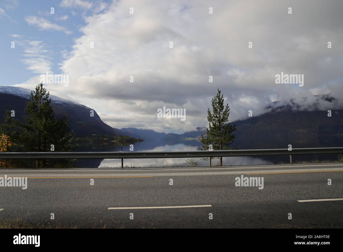 Roadside Lake High Resolution Stock Photography and Images - Alamy