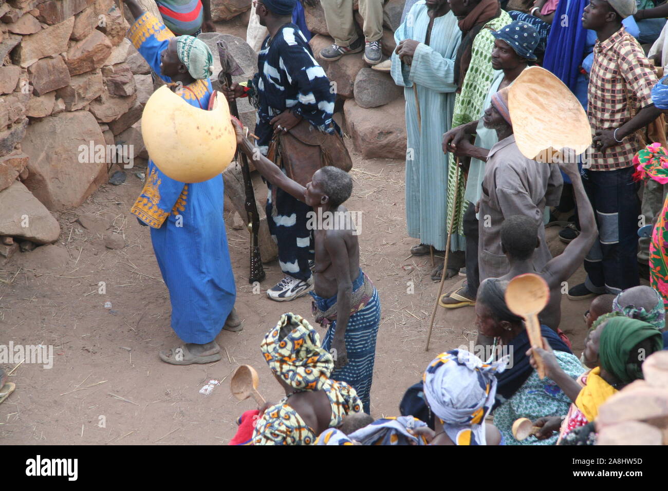 Dogon country : village of Kundu Dogomo - funeral of Amakana Dara Stock ...