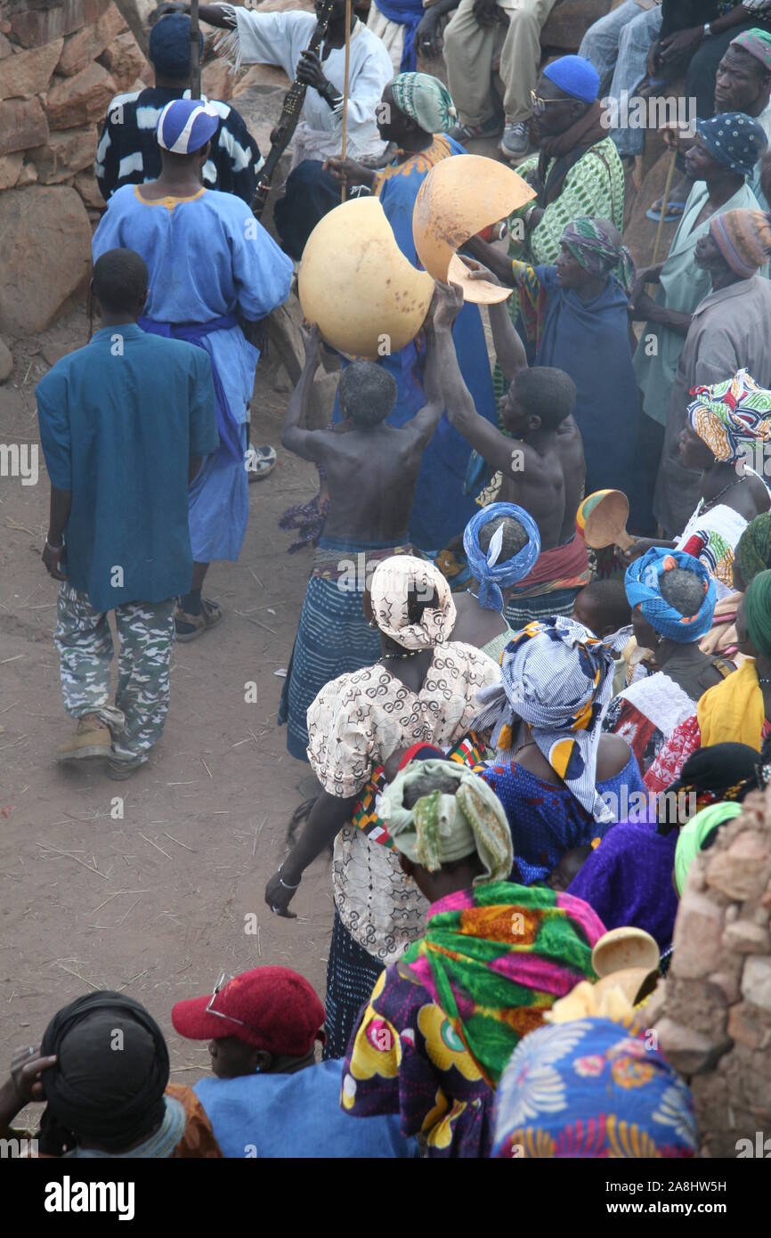 Dogon country : village of Kundu Dogomo - funeral of Amakana Dara Stock ...