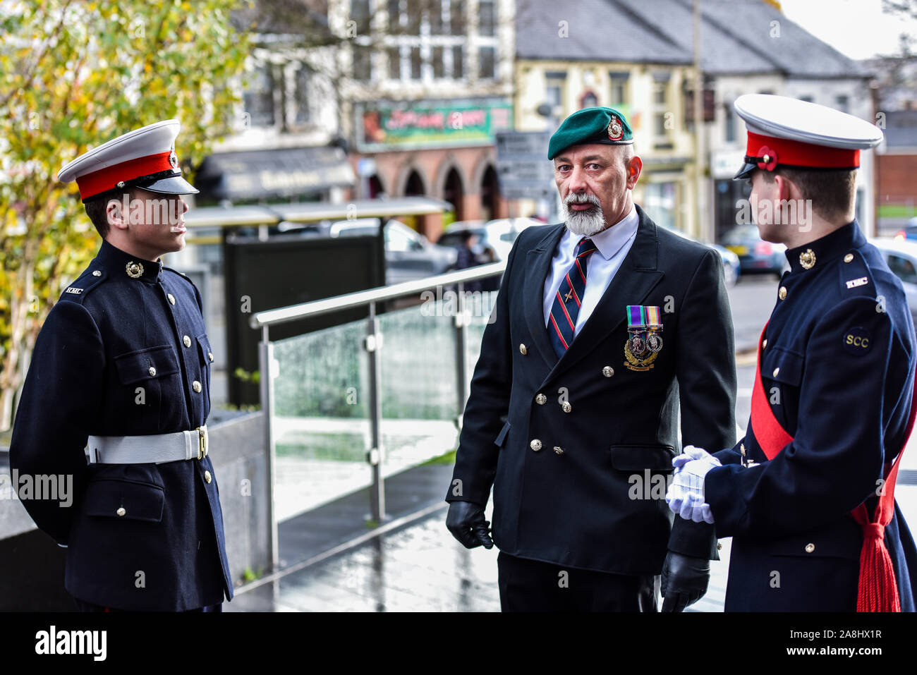 Royal navy uniform present hi-res stock photography and images - Alamy