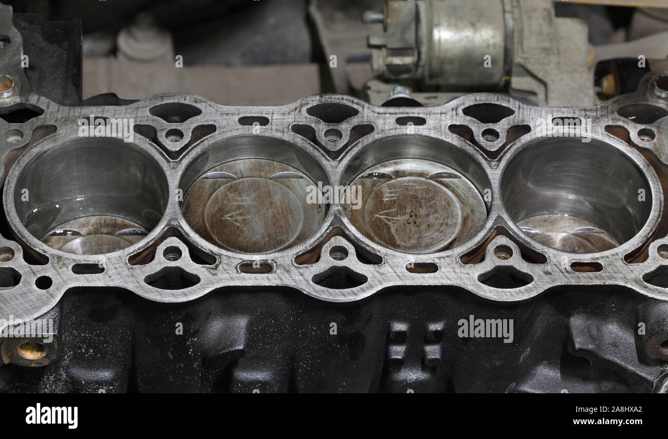 Car cylinder head hi-res stock photography and images - Alamy
