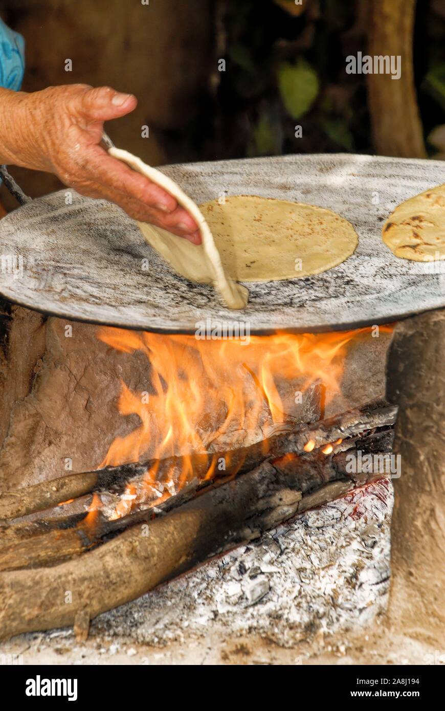 Making tortillas over a wood fire in El Fuerte, Sierra Madre Occidental ...