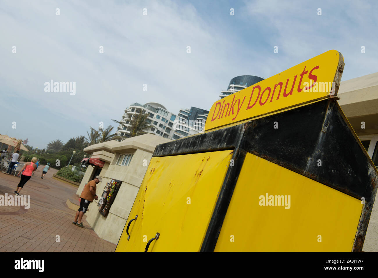 Doughnut vendor hi-res stock photography and images - Alamy