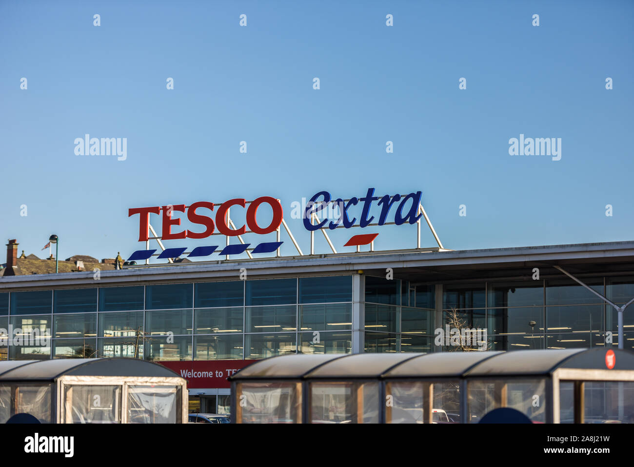Tesco extra supermarket entrance hi-res stock photography and images ...