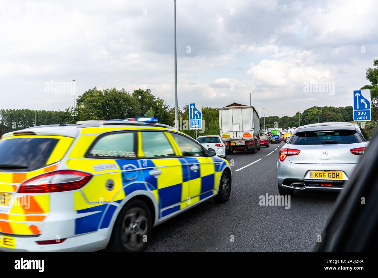 Policeman road accident uk hi-res stock photography and images - Alamy