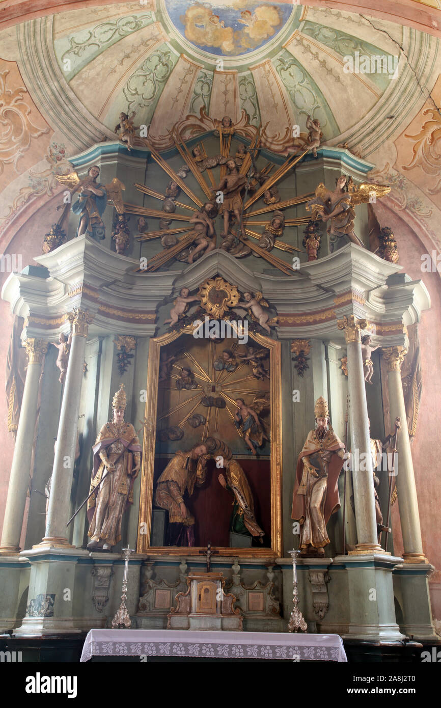 Altar catholic church hi-res stock photography and images - Alamy