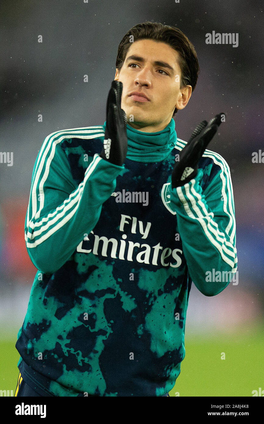 Crowd clapping football hi-res stock photography and images - Alamy