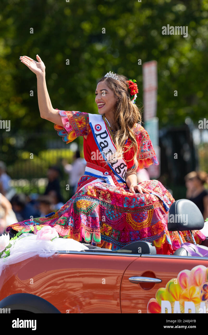 Traditional clothing in paraguay hi-res stock photography and images ...
