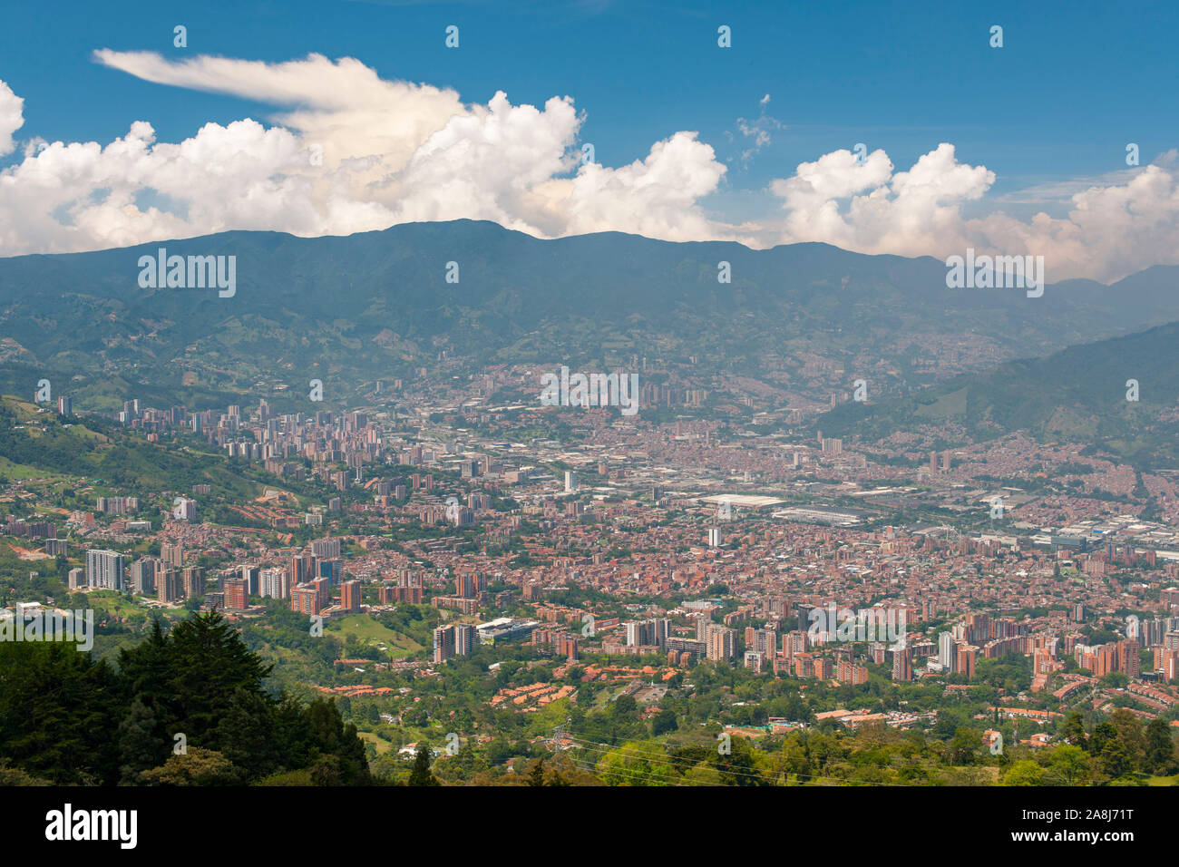 America city view hi-res stock photography and images - Alamy