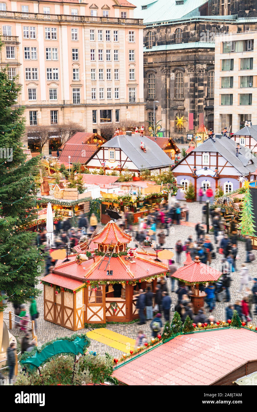 Christmas market with different stalls and tree Stock Photo - Alamy