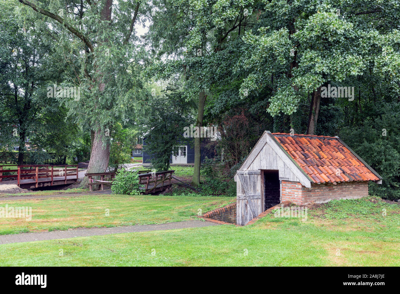Open air shed hi-res stock photography and images - Alamy