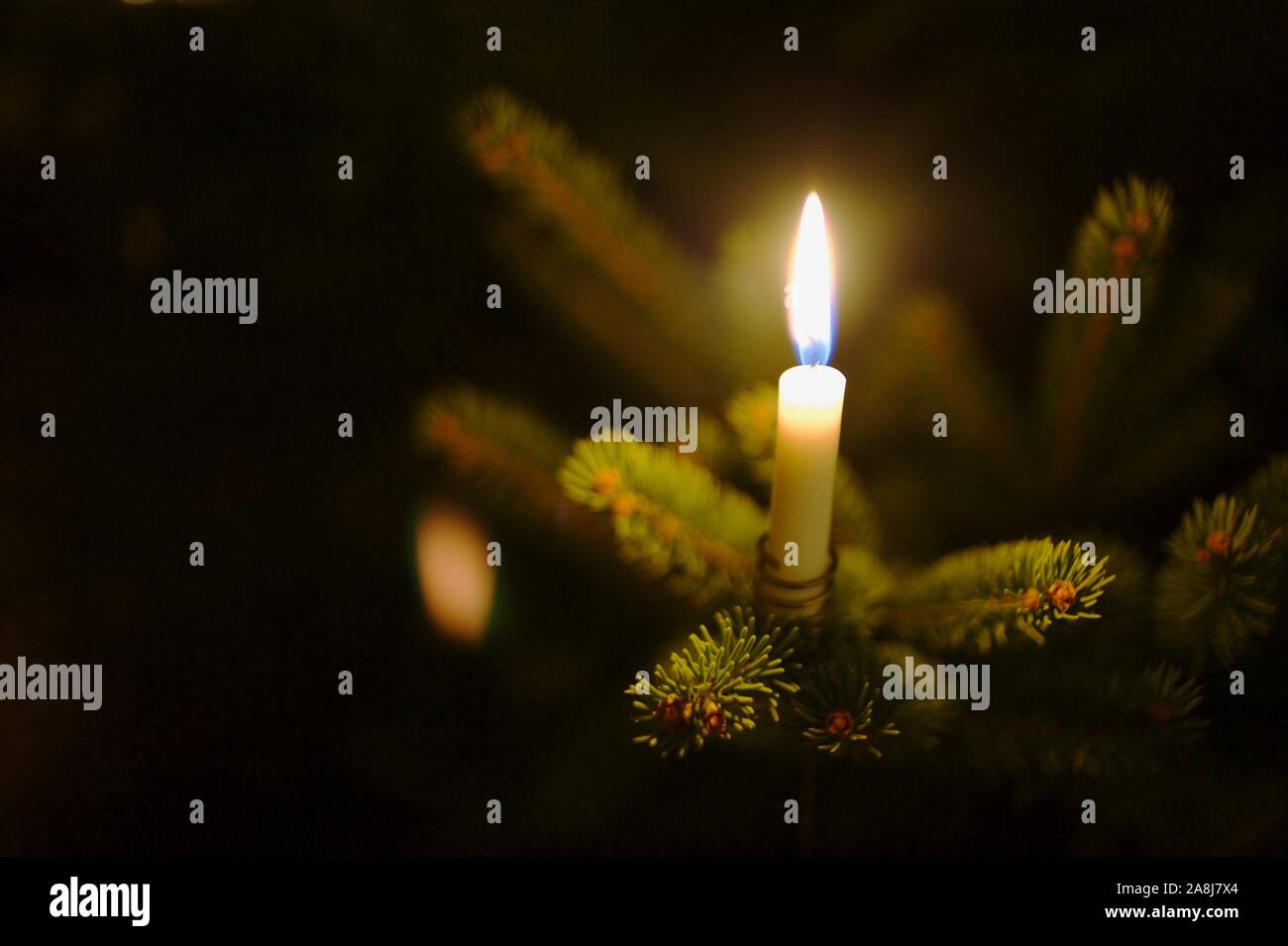 Yule log fire hi-res stock photography and images - Alamy