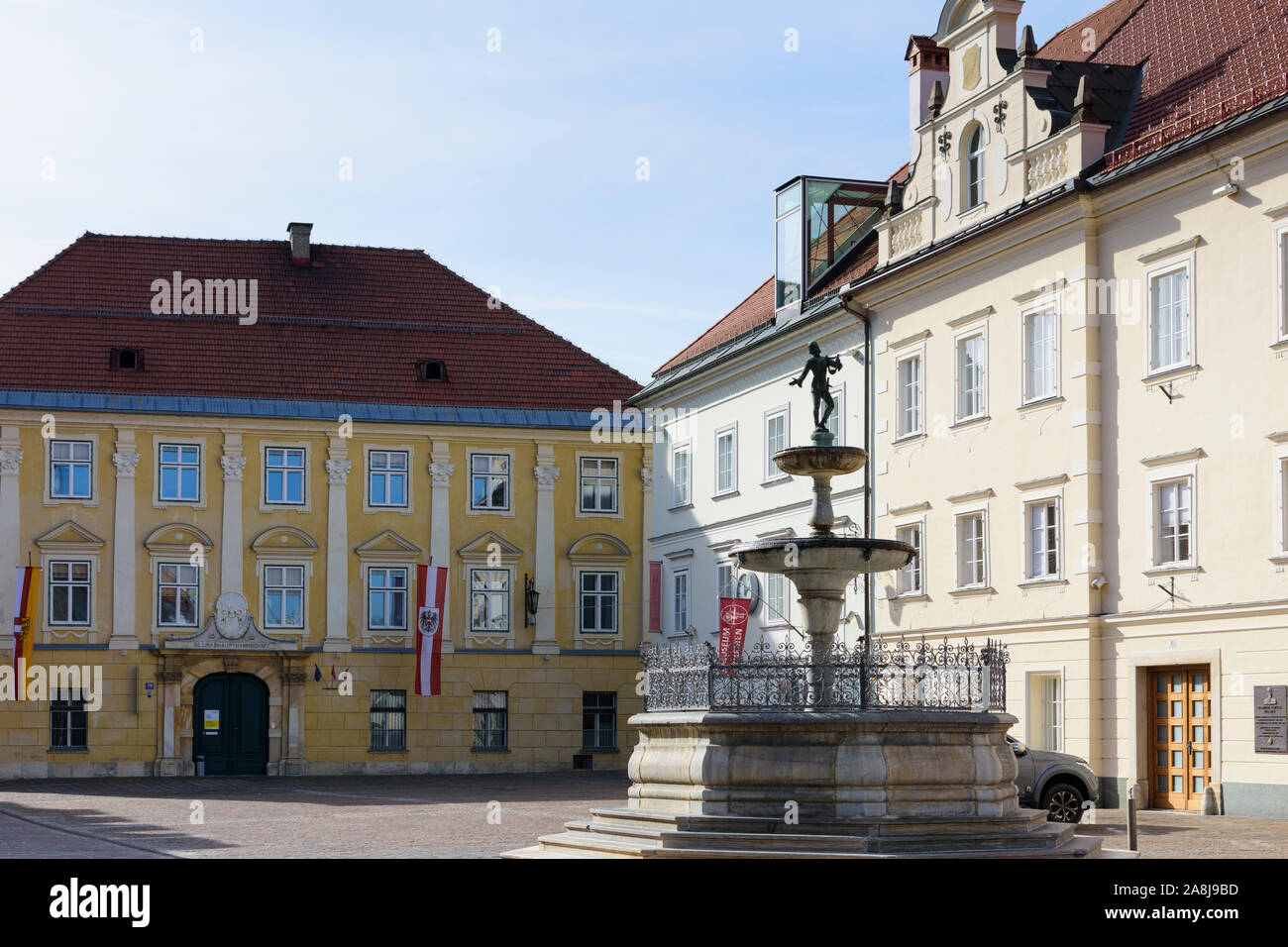 Sankt Veit an der Glan: main square Hauptplatz, houses of ...